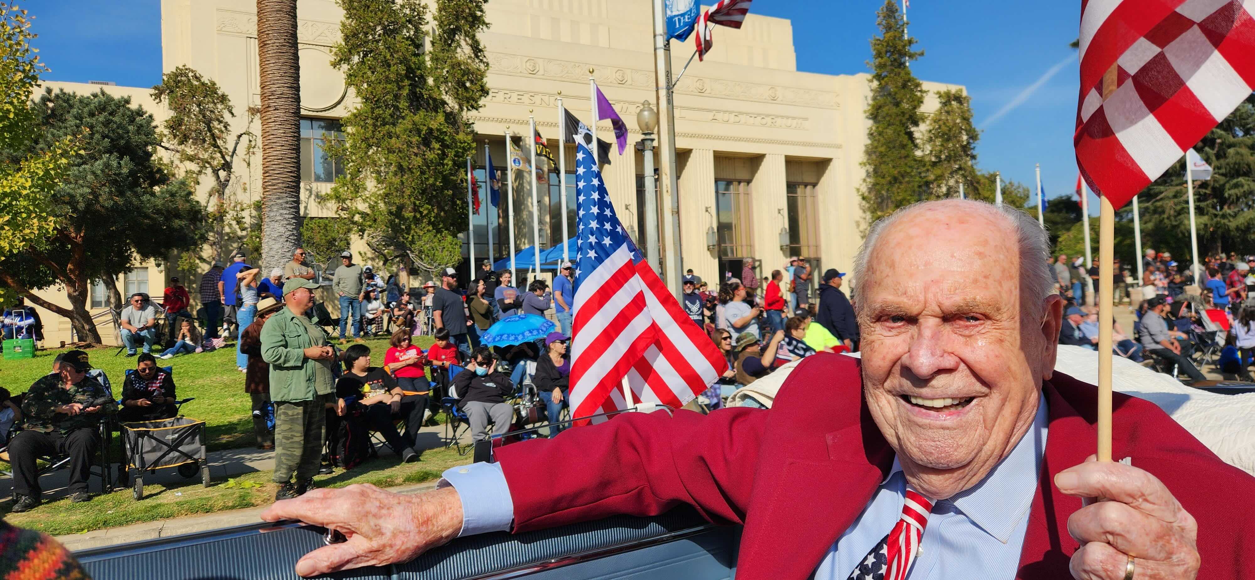 Pontiacs of Central California participate in the 2023 Veterans Day ...